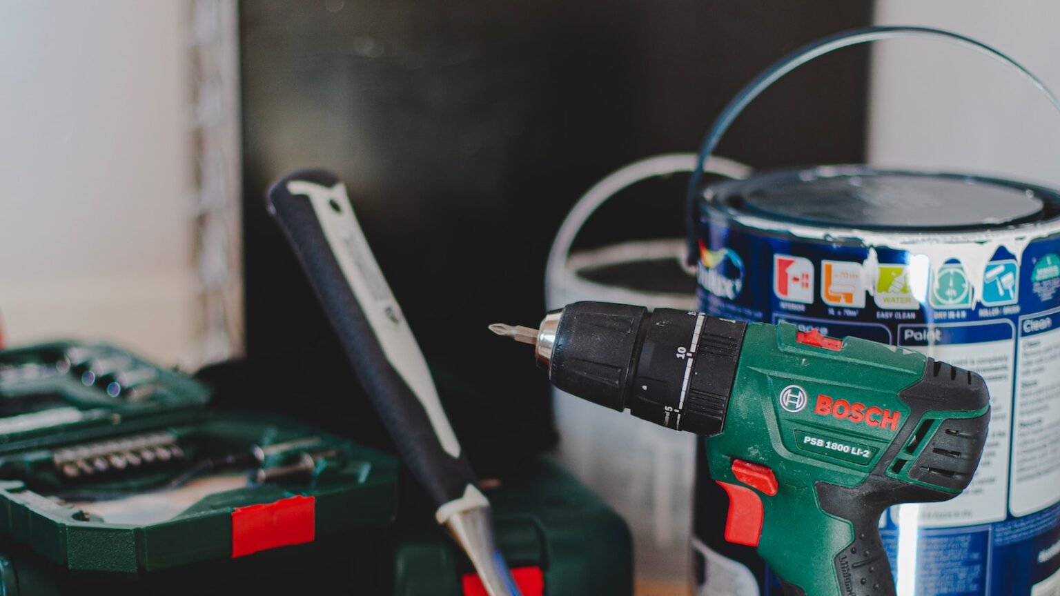 How to Build a DIY Emergency Medical Kit - Off The Beaten Grid